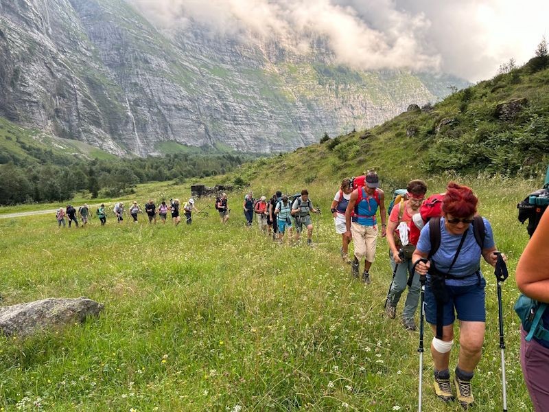 Vollmond Schneeschuhtour • Nidwaldner Wanderwege